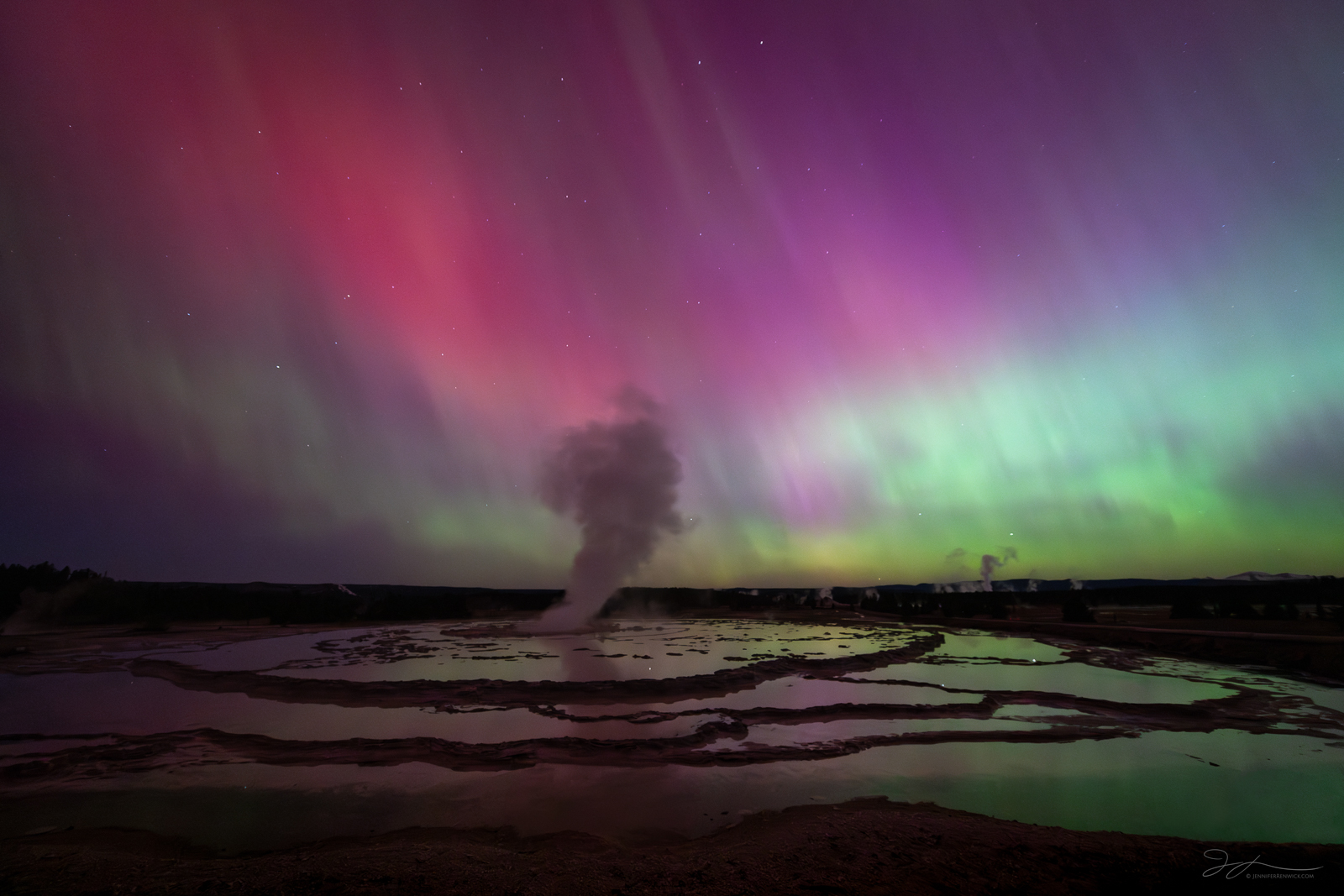 A Night Under a Yellowstone Aurora